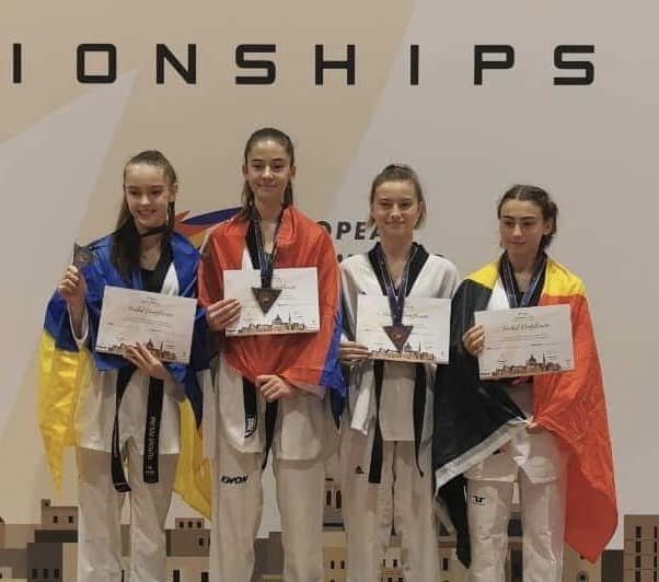 Дупничанка с медал от Европейското по таекуондо Largoto Bg Онлайн площадът на Дупница и Околията