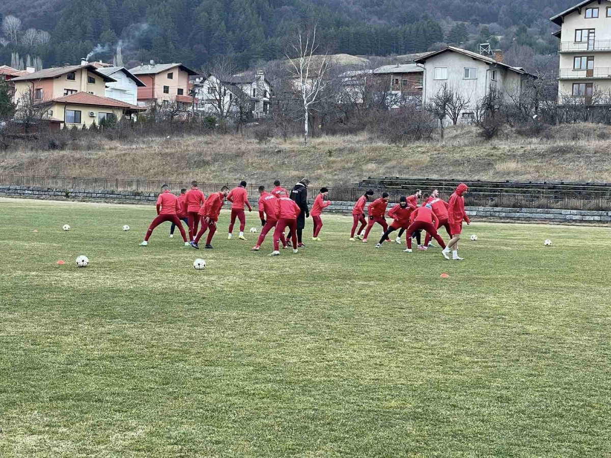 Марек отиде на лагер в Сапарева баня - Largoto.bg - Онлайн площадът на Дупница и Околията