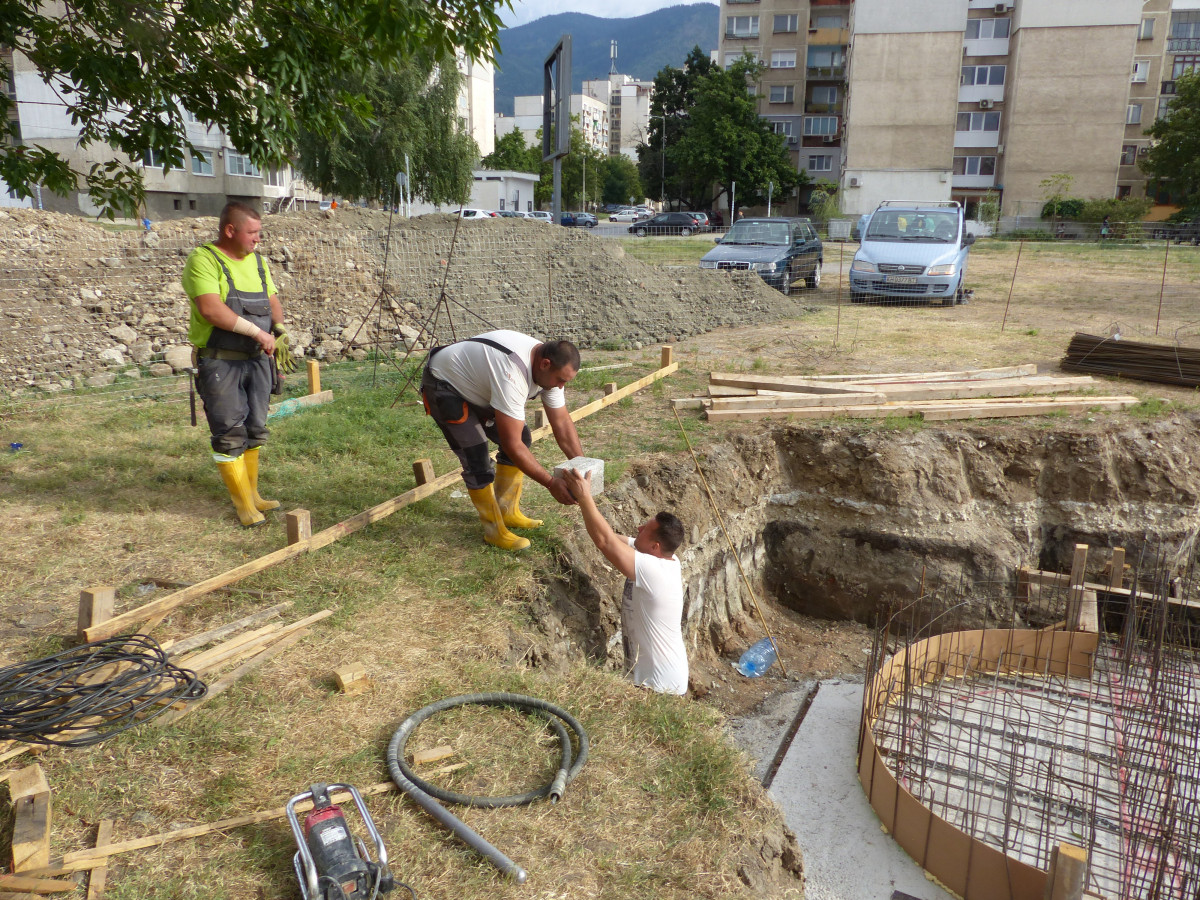 Изляха основите на черквата в жк „Бистрица“ - Largoto.bg - Онлайн площадът на Дупница и Околията